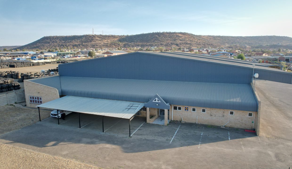 LADYSMITH DISTRIBUTION WAREHOUSE - Shanprop Real Estate